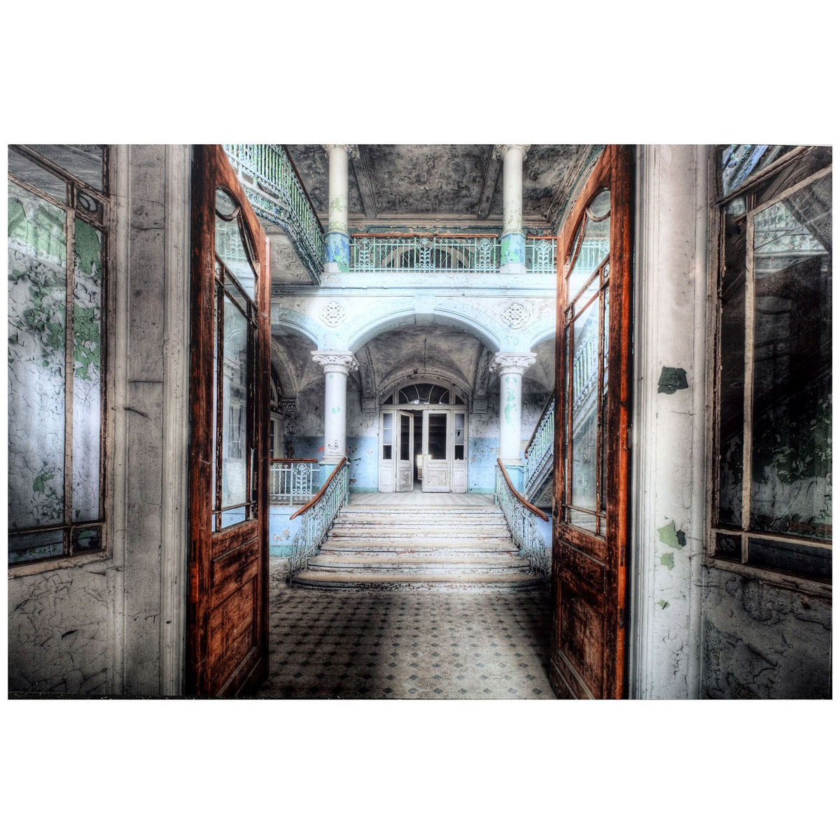 Crestview Collection CVTOP2270 Atrium Wall Art